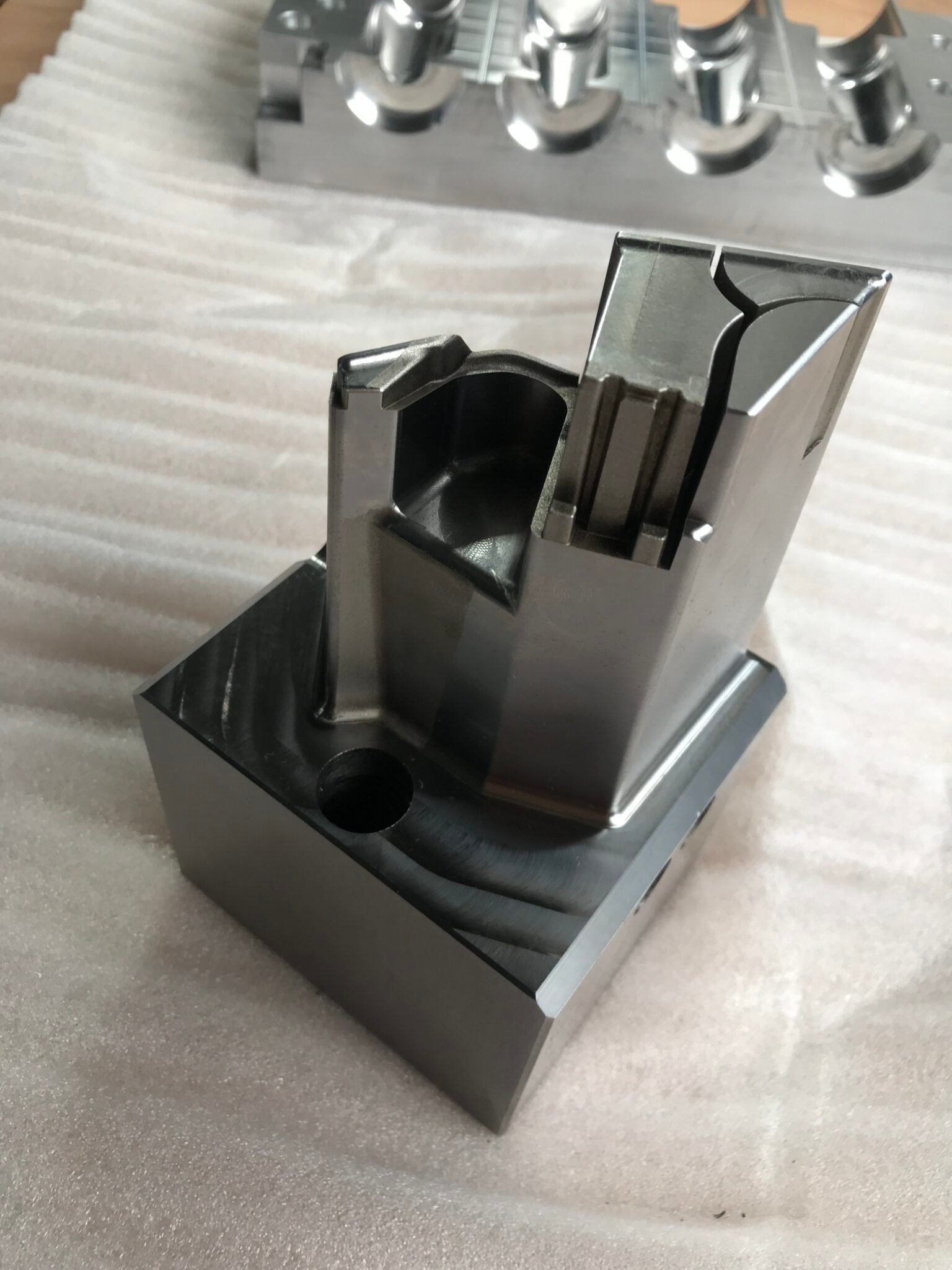 What is the difference between lifter and slider in the mold? - Rapid ...